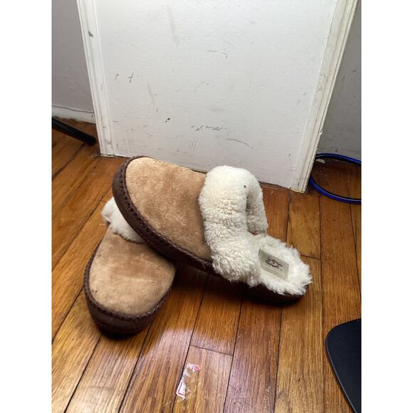 UGG | Shoes | Ugg Womens Aira Slippers Size 9 | Poshmark